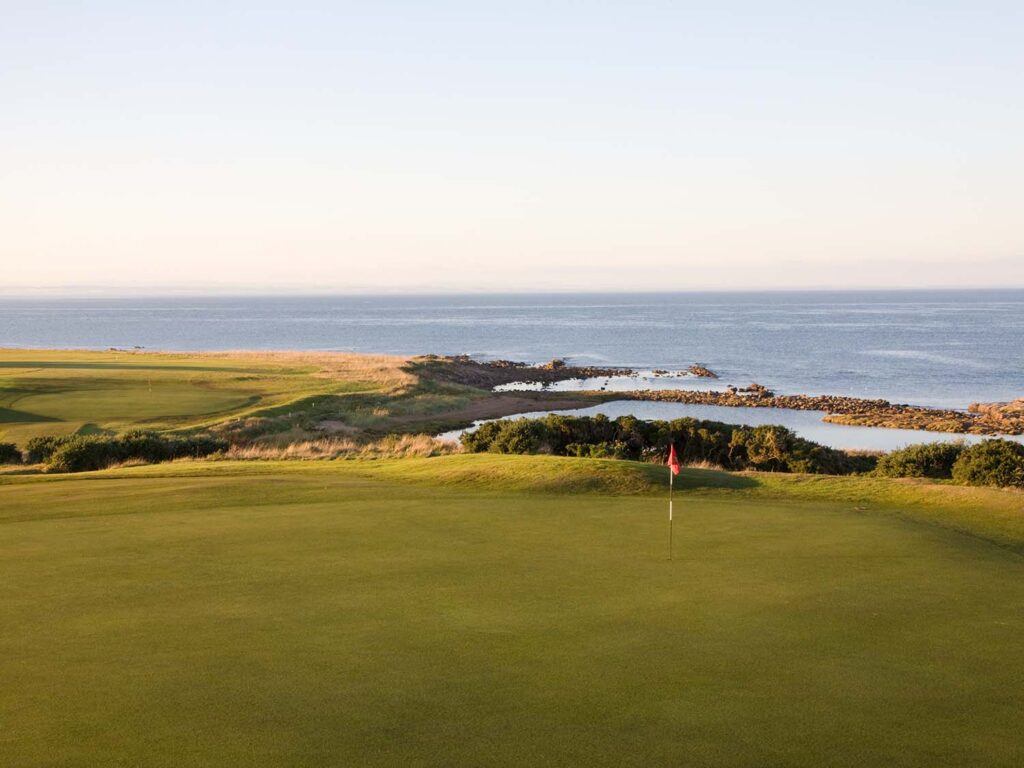 Explore Crail Golfing Society: A Must-Play in St. Andrews